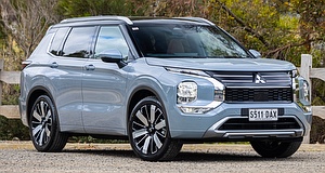 Mitsubishi Outlander Exceed Tourer Reviews | Overview | GoAuto
